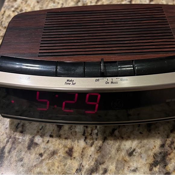 G E | Other | Vintage Ge 7469a Digital Alarm Clock Radio Wood Grain ...